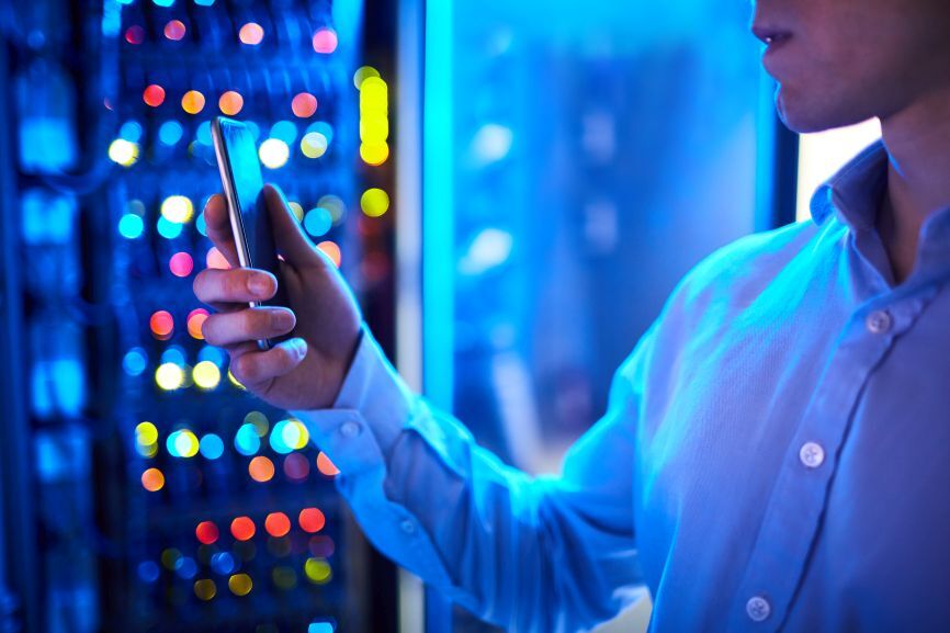 Anonymous Mobile Networks: How Phones Are Tracked